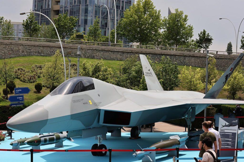 Turkish Fighter to Roll Out Next Year - GBP