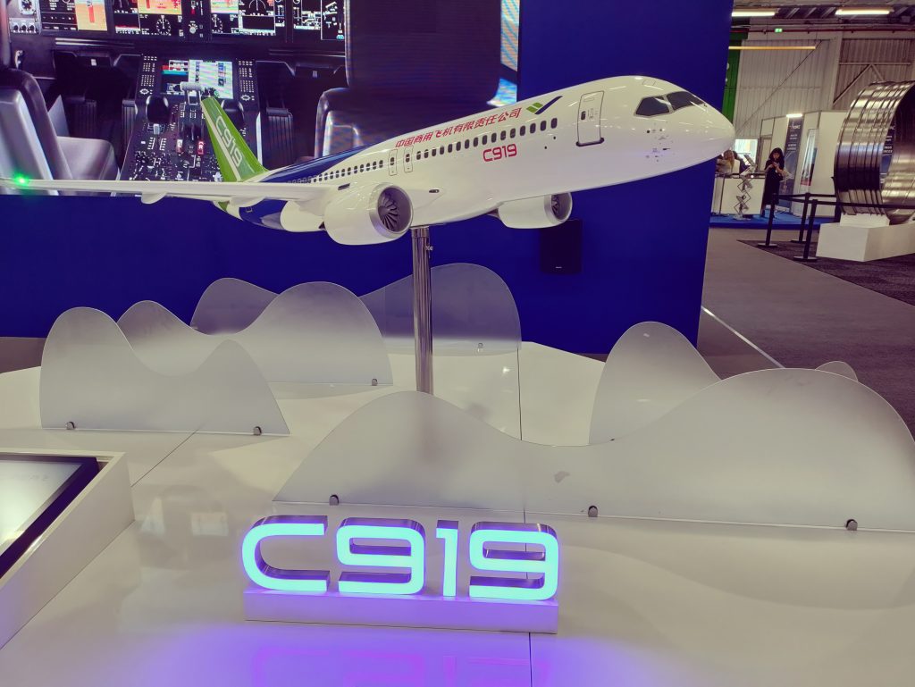 Comac Promotes C919 and ARJ21 in Paris - GBP